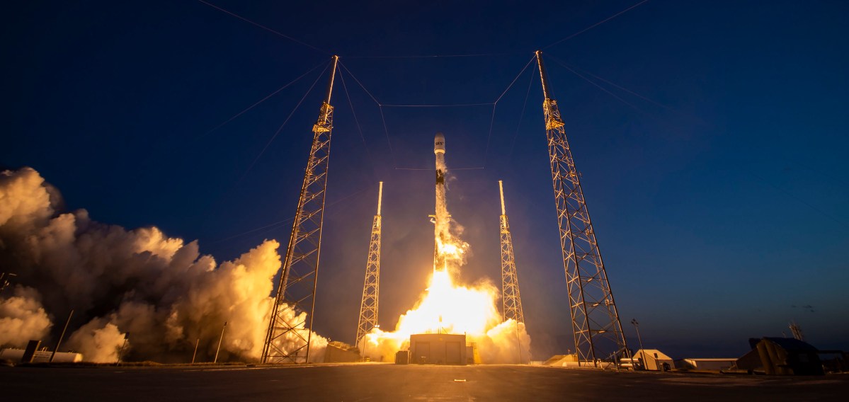Intelsat 40e & TEMPO | Falcon 9 Block 5 | Everyday Astronaut